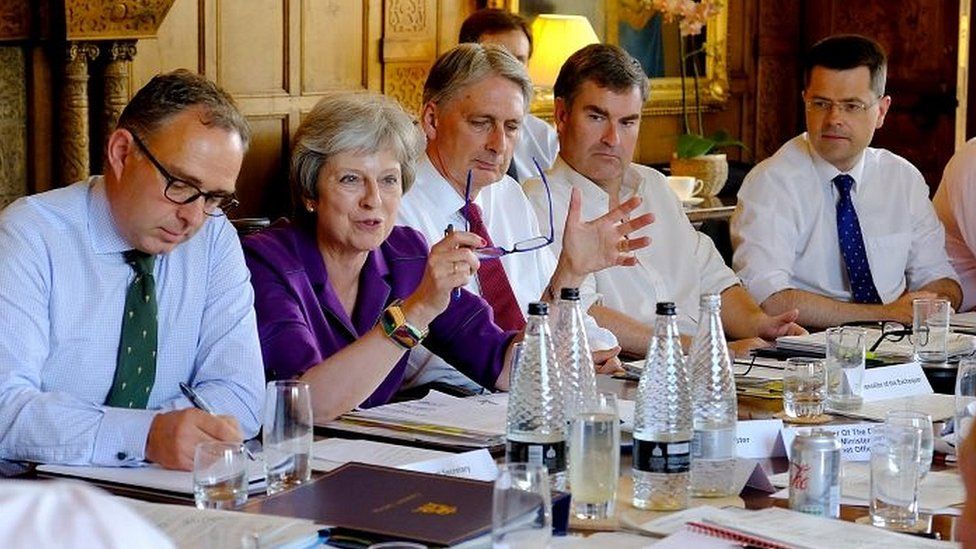 Tributes paid to Tory MP and ex-Northern Ireland Secretary James ...