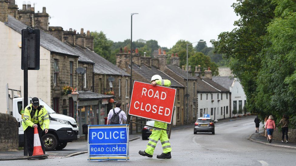 Whaley Bridge dam: Evacuated residents can return home - BBC News