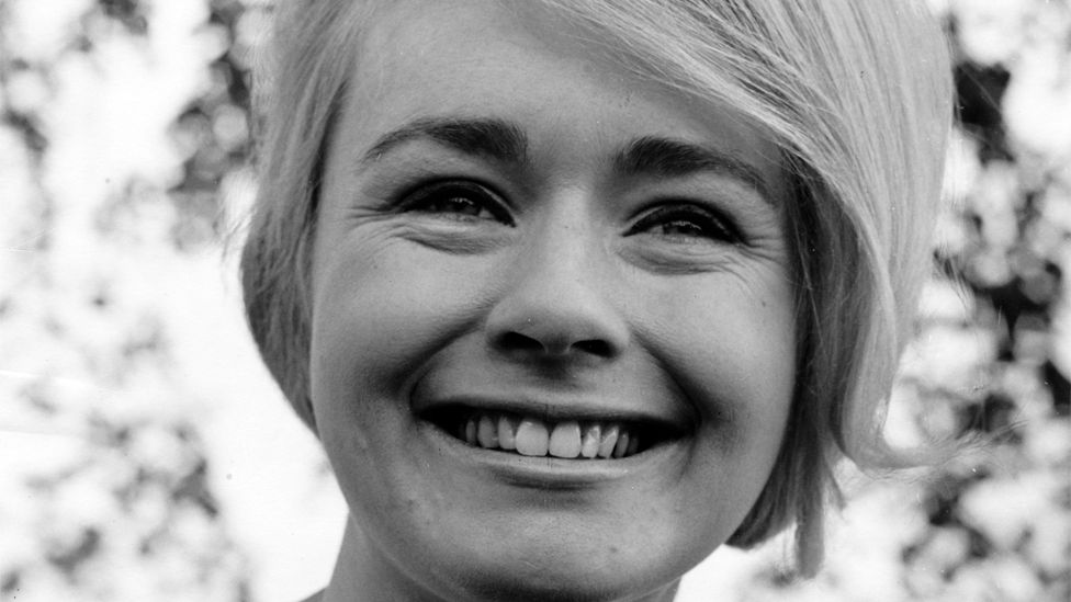 Ann Clwyd: Tony Blair and Mark Drakeford pay tribute to ex MP - BBC News