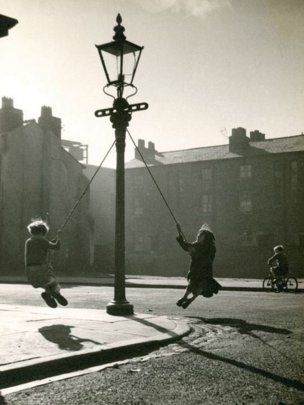 Liverpool children captured in pictures over 100 years - BBC News