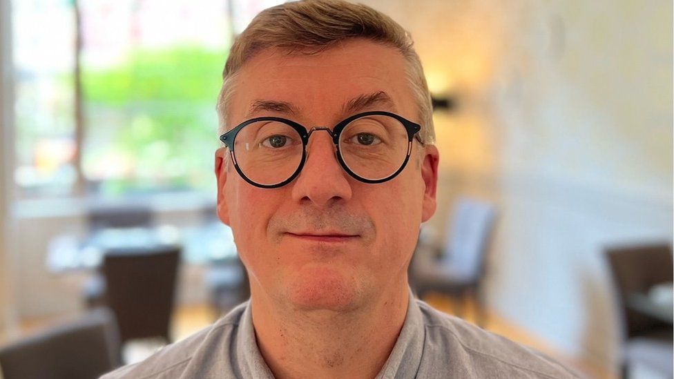 Busnesau twristiaeth yn ofni blwyddyn galed - BBC Cymru Fyw