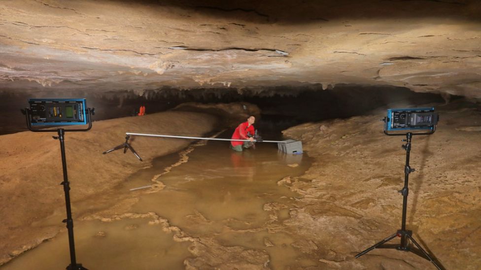 3D scans reveal largest Native American cave art - BBC Newsround