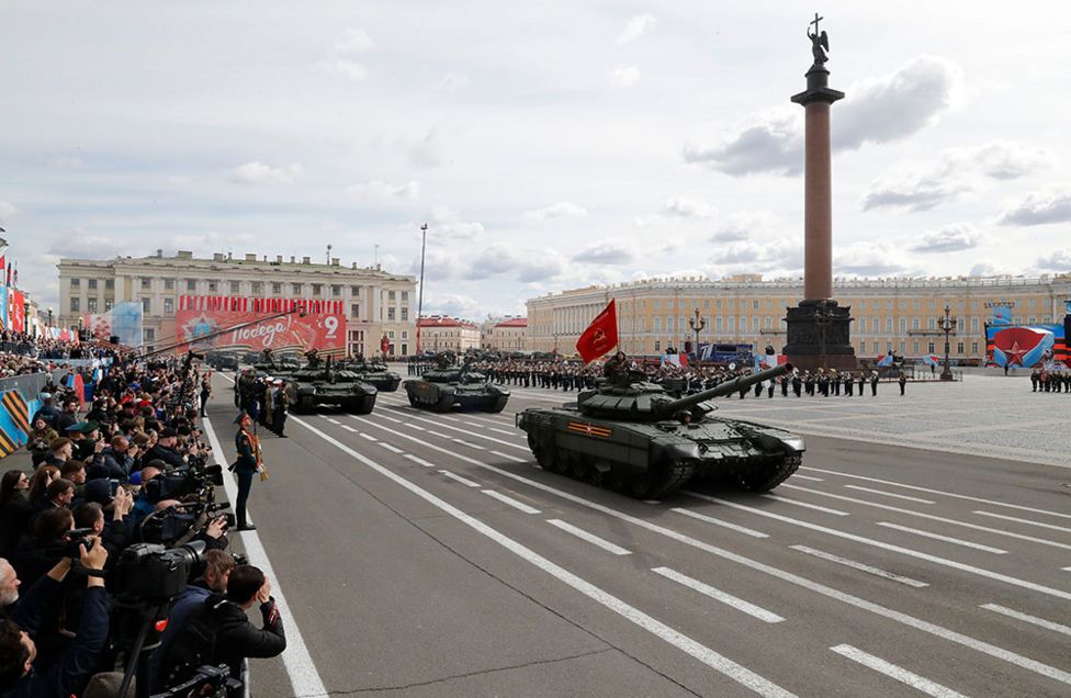 In pictures: Russia's victory day parade - BBC News