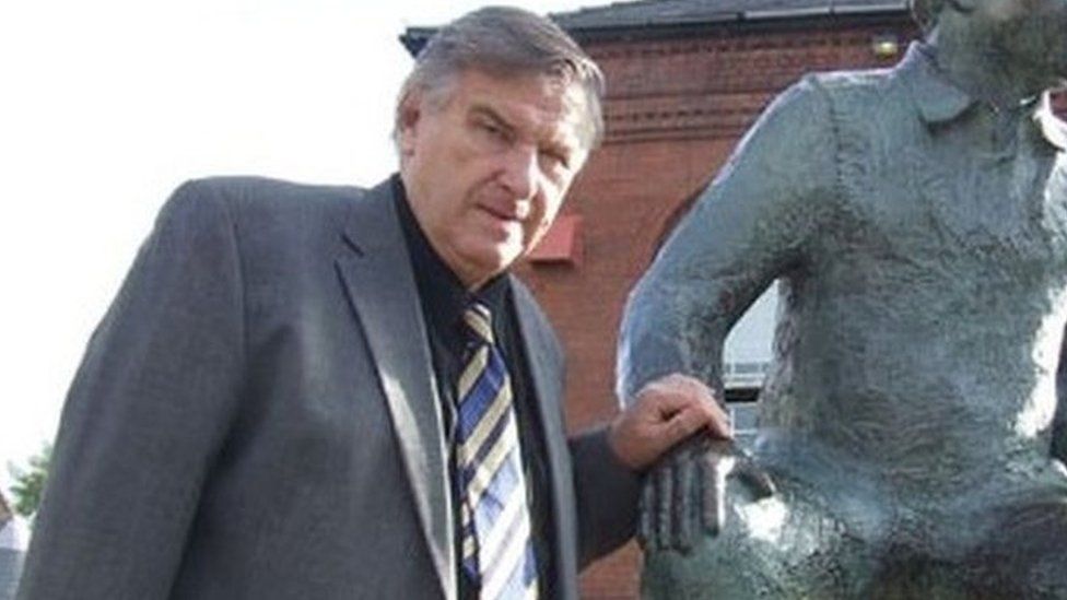 Euro 2016 qualification to put Wales on global map - BBC News