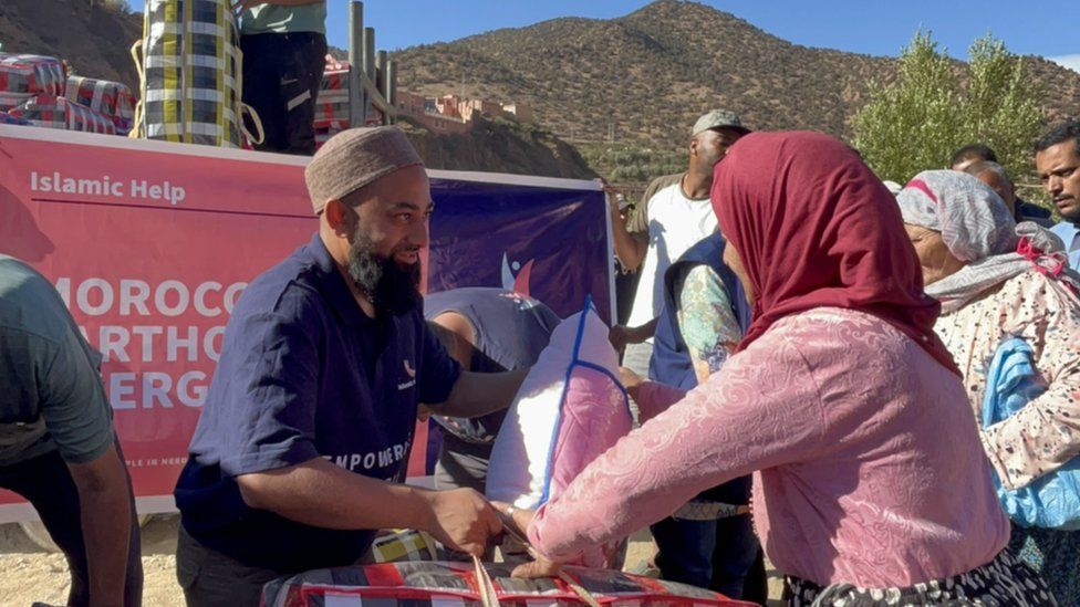 Charity distributes aid to Moroccan earthquake survivors - BBC News