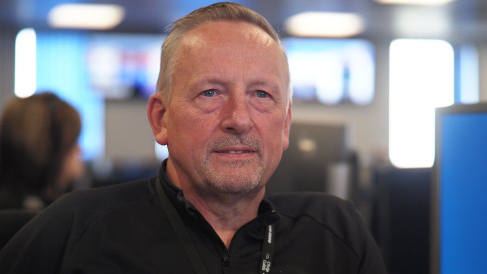 West Yorkshire Police: On shift with the 999 call handlers - BBC News