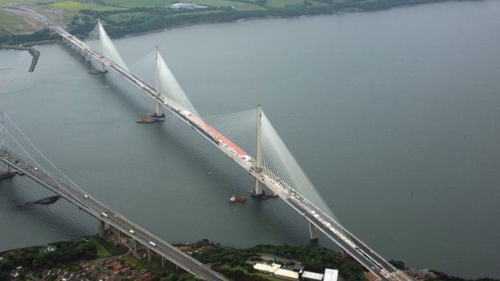 New £1.35bn Queensferry Crossing opens to vehicles - BBC News