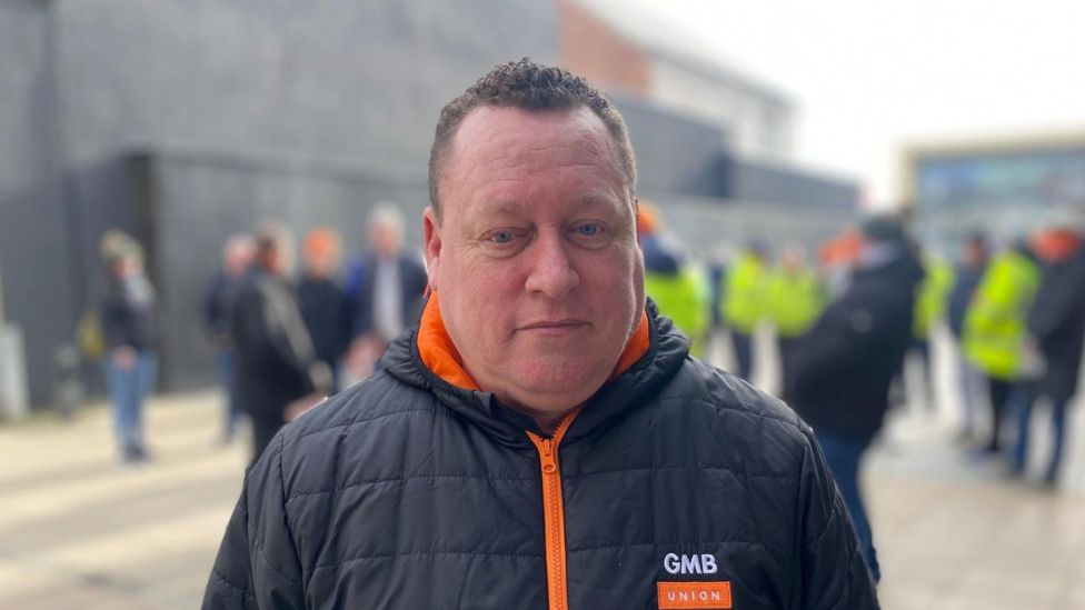 South Tyneside: Council and unions hope for bin strike resolution - BBC ...