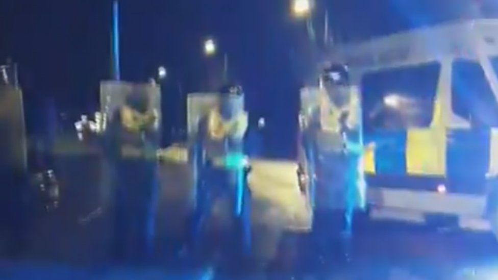 Riot police attacked in Ayrshire village - BBC News