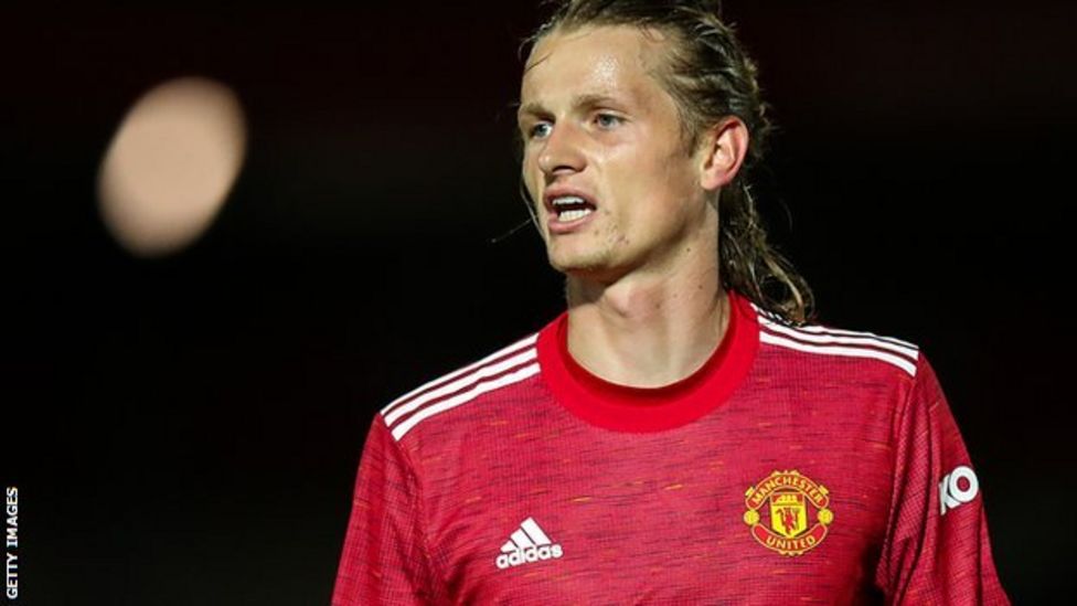 Max Taylor: Rochdale sign ex-Manchester United defender on one-year ...