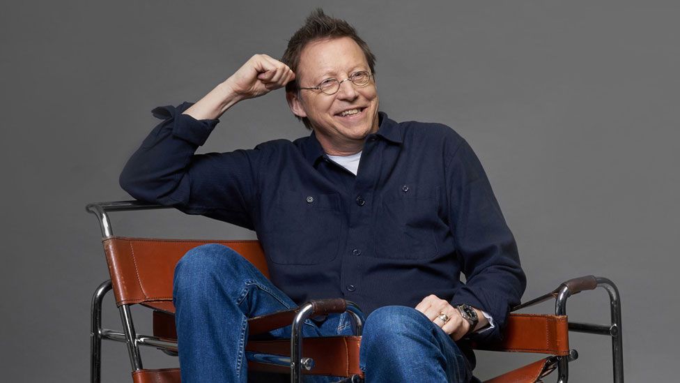 Simon Mayo makes debut on new classical station - BBC News