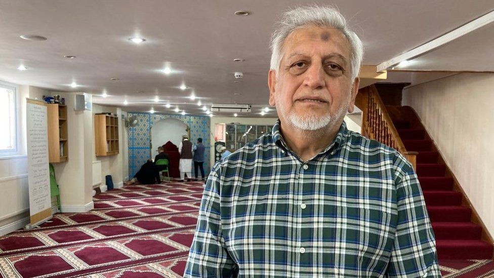 Queen Elizabeth II: Swindon's faith groups honour 'selfless' monarch ...