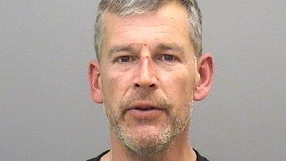 Dorchester man Simon Bennett admits Elliot Handley's killing - BBC News