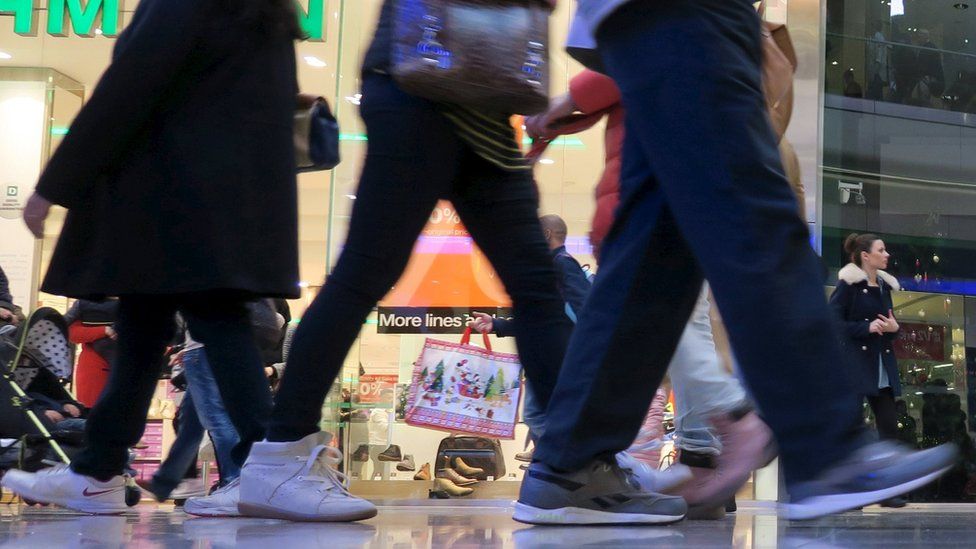 Longer hours for Sunday trading? - BBC News