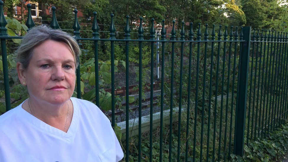 Newcastle overnight Metro work compensation fight - BBC News