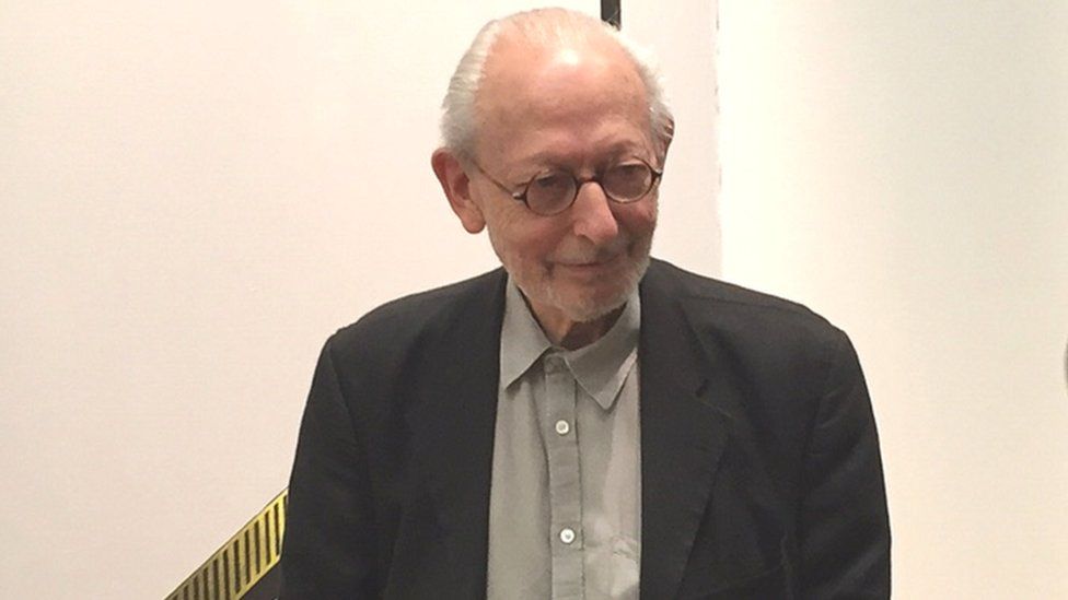 Artist Michael Simpson wins John Moores Painting Prize - BBC News