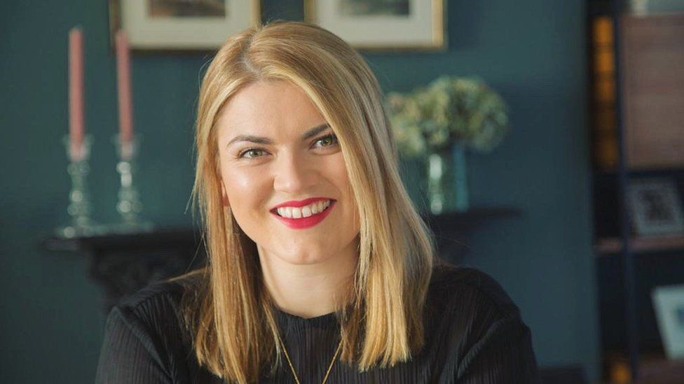 Ateb y Galw: Y gantores Ffion Emyr - BBC Cymru Fyw