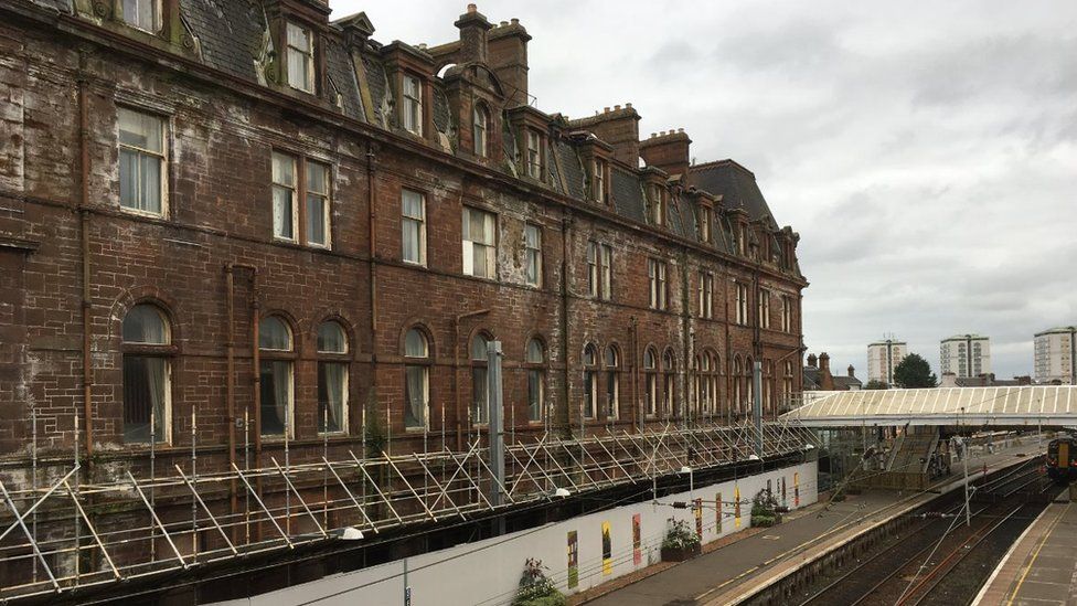 New railway station for Ayr to replace historic hotel stop - BBC News