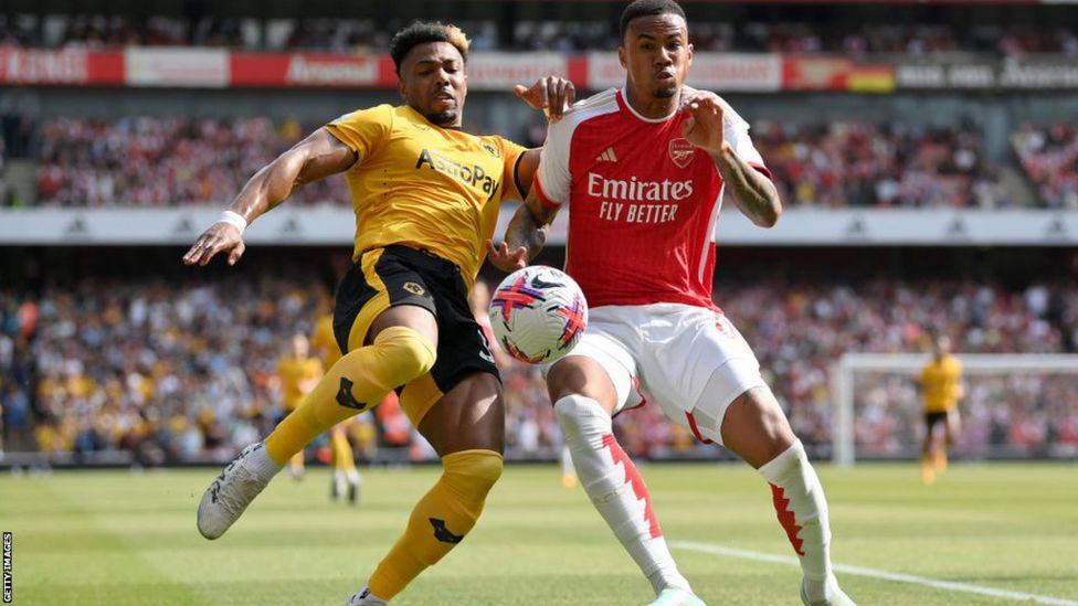 Adama Traore: Former Wolves winger considering Fulham offer - BBC Sport