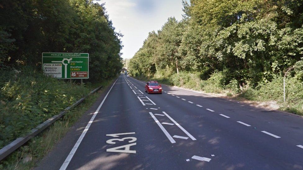 Teenage motorcyclist dies in Poole crash with van - BBC News