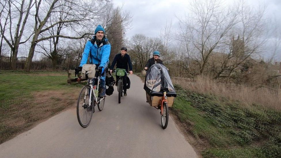 Some Worcester cycle paths flooded for up to a month a year - BBC News