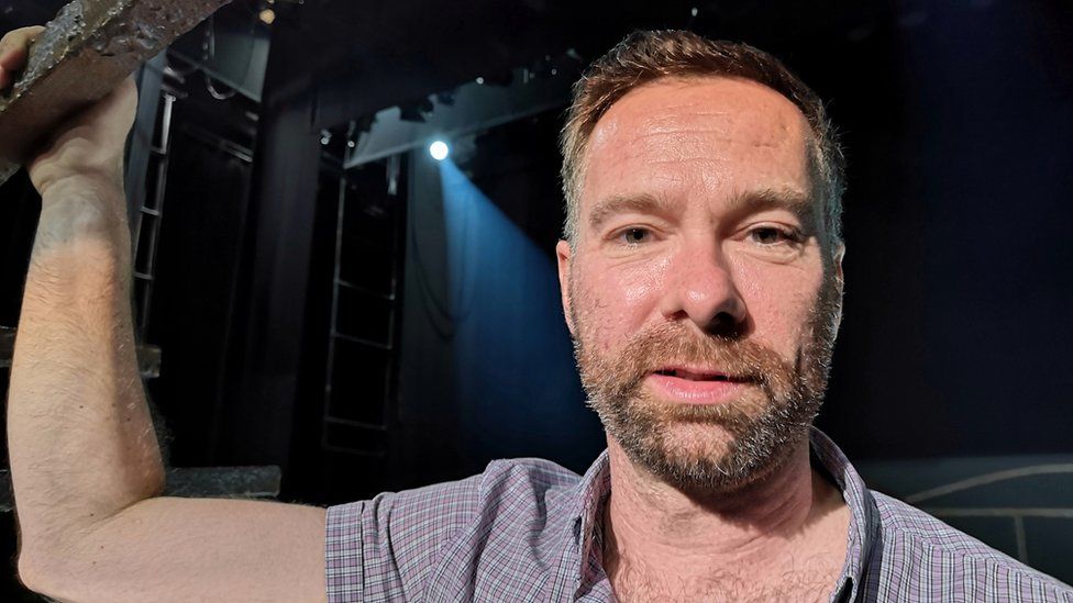 Tay Bridge Disaster play marks Dundee Rep at 80 - BBC News