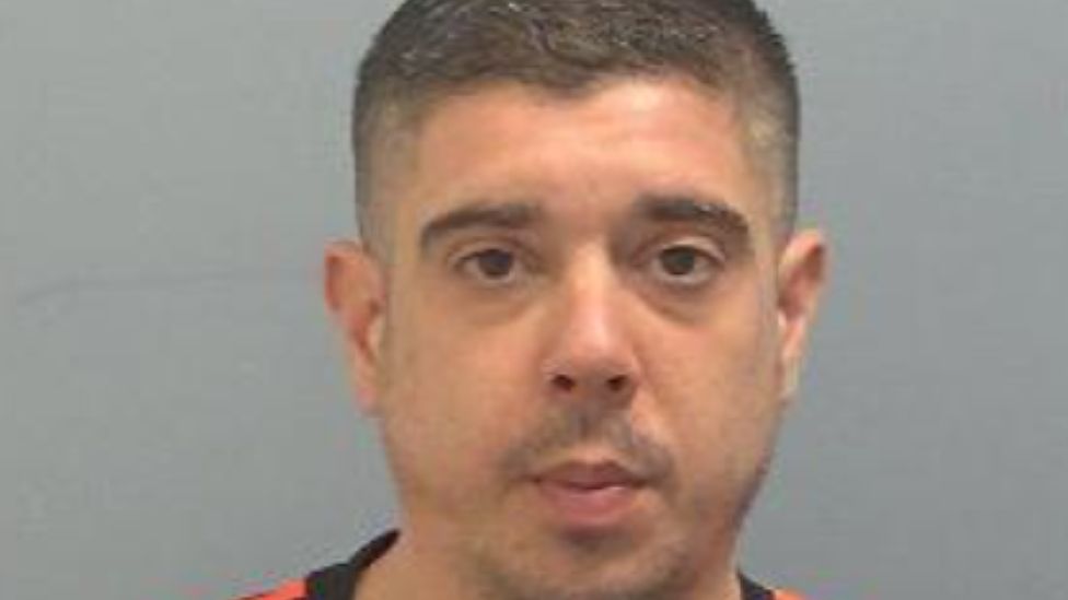 Cambridge: 'I nearly bought a stolen house on Zoopla' - BBC News