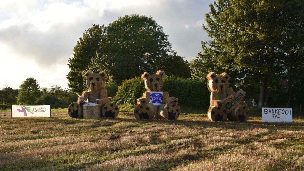 Scottish young farmers' straw bale art finalists revealed - BBC News