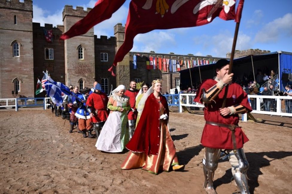 In Pictures: Medieval Combat World Championships - BBC News