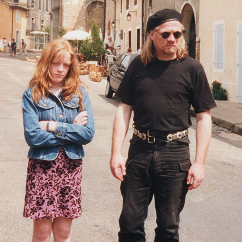 Steven Campbell: The artist who 'dressed above his station' - BBC News