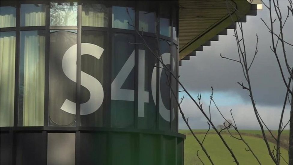 S4C boss sacked after alleged abuse of Mike Phillips - BBC News