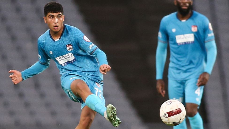 Konak signs for Brentford on five-year deal - BBC Sport