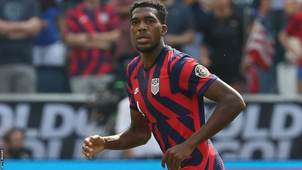 Donovan Pines: Barnsley sign USA international defender - BBC Sport