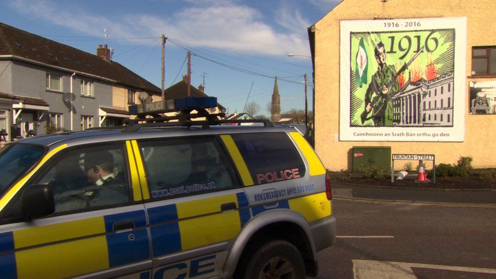 Strabane explosion was 'attempt to kill PSNI officers' - BBC News