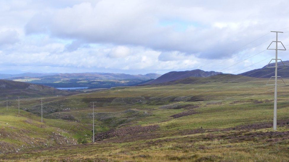 SSE wins Ofgem backing for less intrusive pylon design plan - BBC News