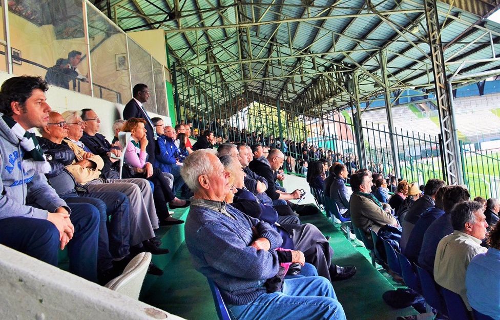 The football club founded by Jules Rimet battles its way back - BBC News