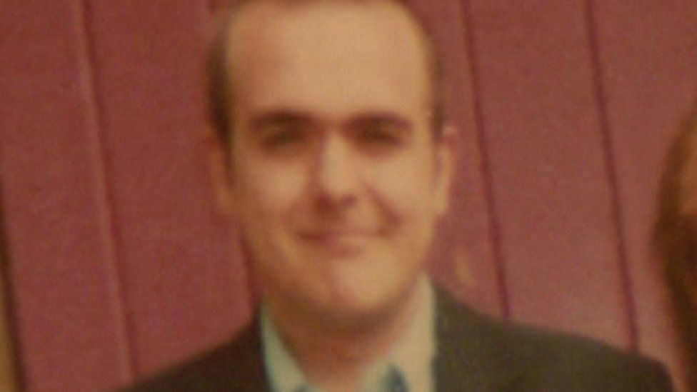 Male domestic abuse victims seen as 'under the thumb' - BBC News