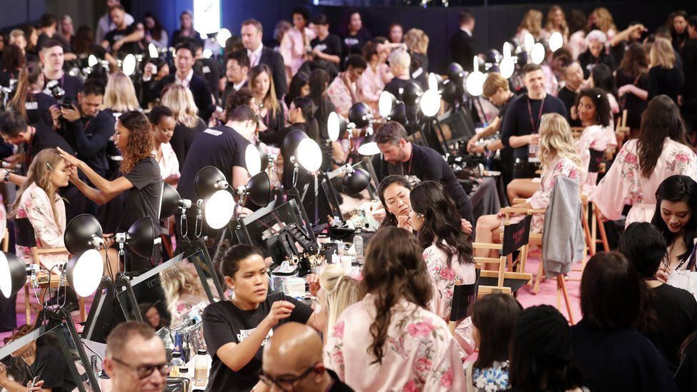 Victoria's Secret Show with Chinese characteristics - BBC News