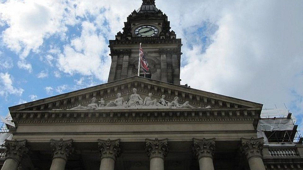 Bolton Council: Budget plan to axe 240 jobs agreed - BBC News