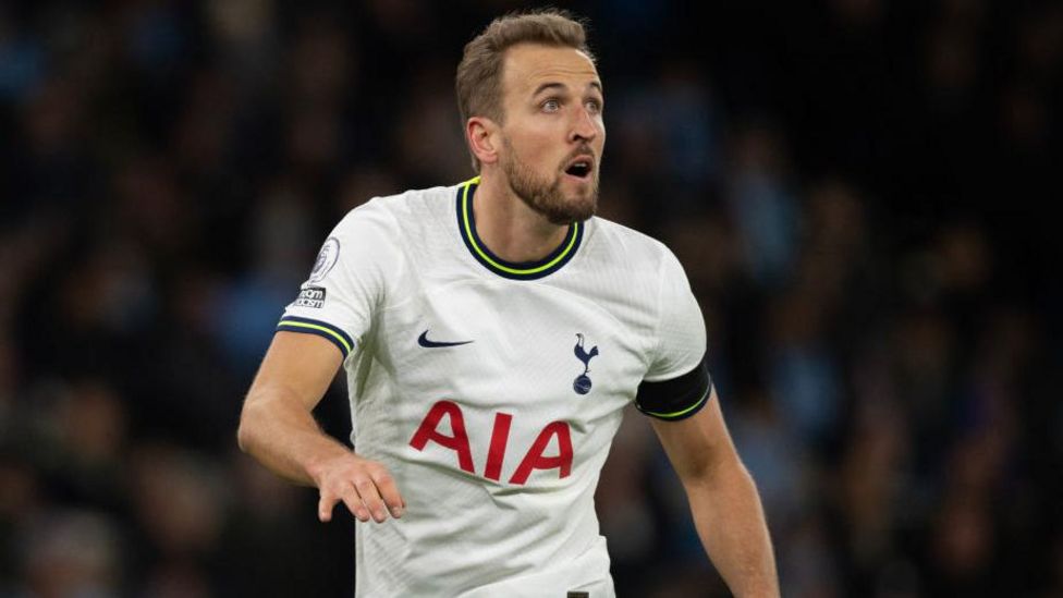 Tottenham: Kane open to new contract - BBC Sport