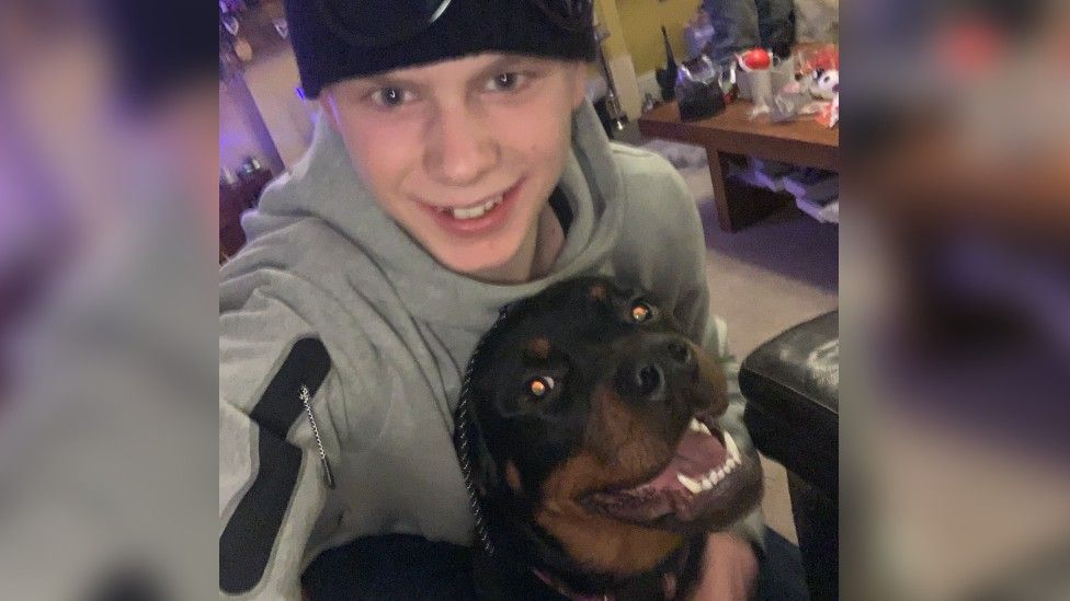 Middleton-on-the-Wolds: Family tribute to boy,17, killed in crash - BBC ...