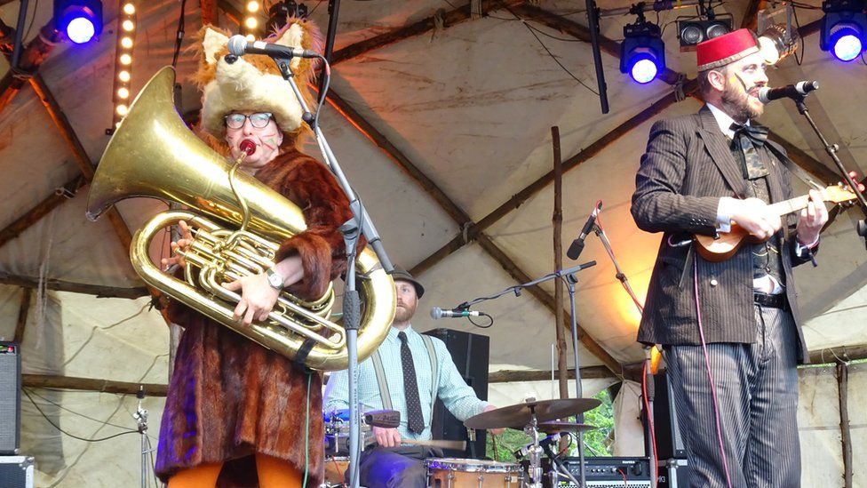 In pictures: Eden Festival at Raehills - BBC News