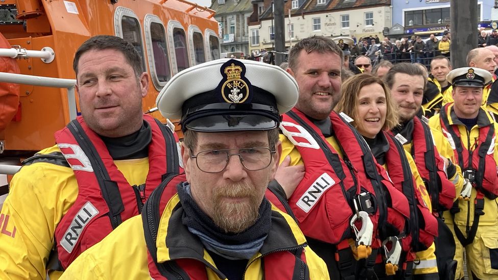 RNLI Wells lifeboat: Crowds watch as vessel retires after 33 years ...