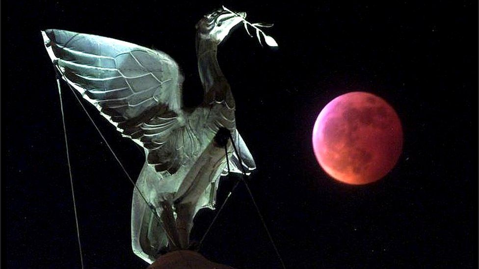 Royal Liver Building: Liverpool 'icon' goes on sale for £90m - BBC News