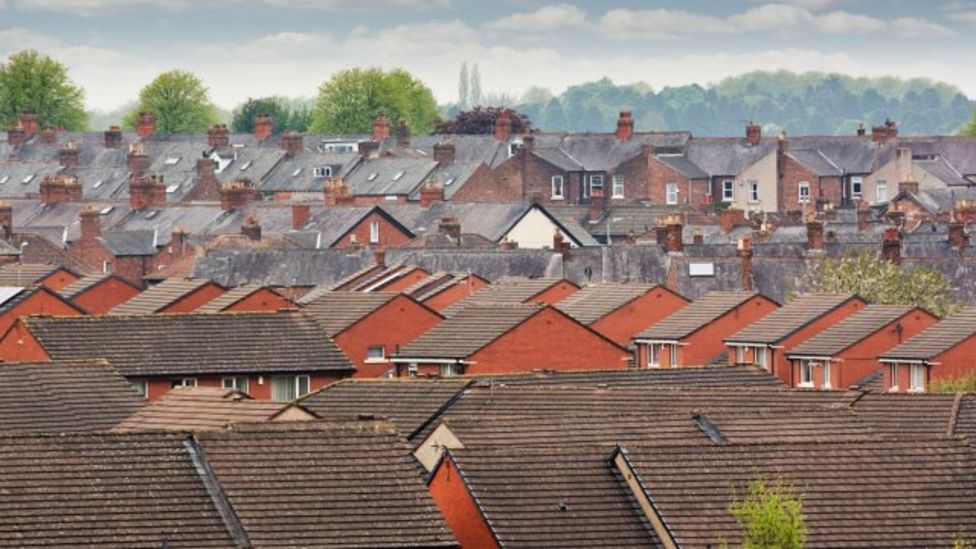 Democratiaid Rhyddfrydol yn 'ffyddiog o gadw seddi' - BBC Cymru Fyw