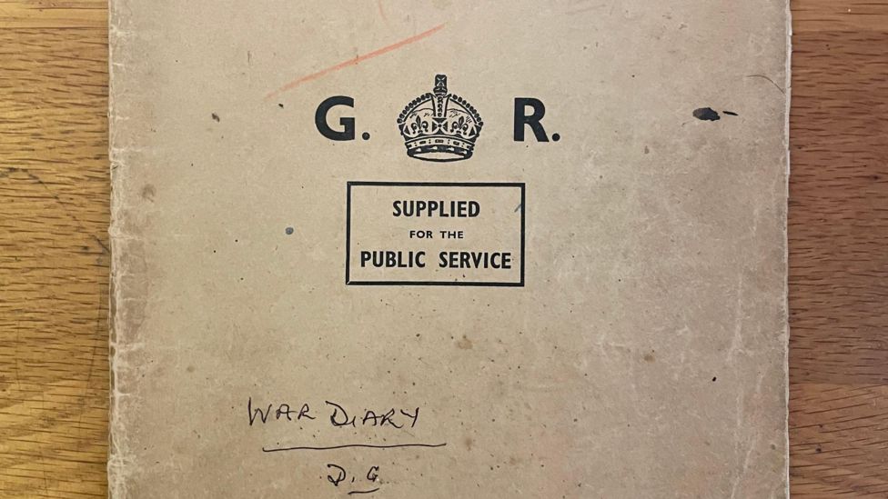 Private diaries of WW2 soldier to be displayed in exhibition - BBC News