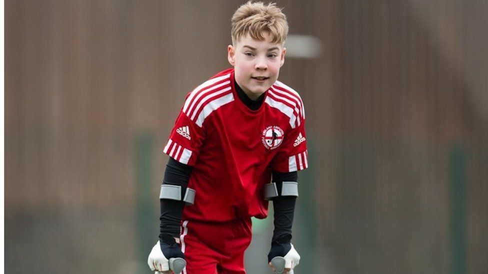 Bradford amputee footballer, 12, selected for England squad - BBC News