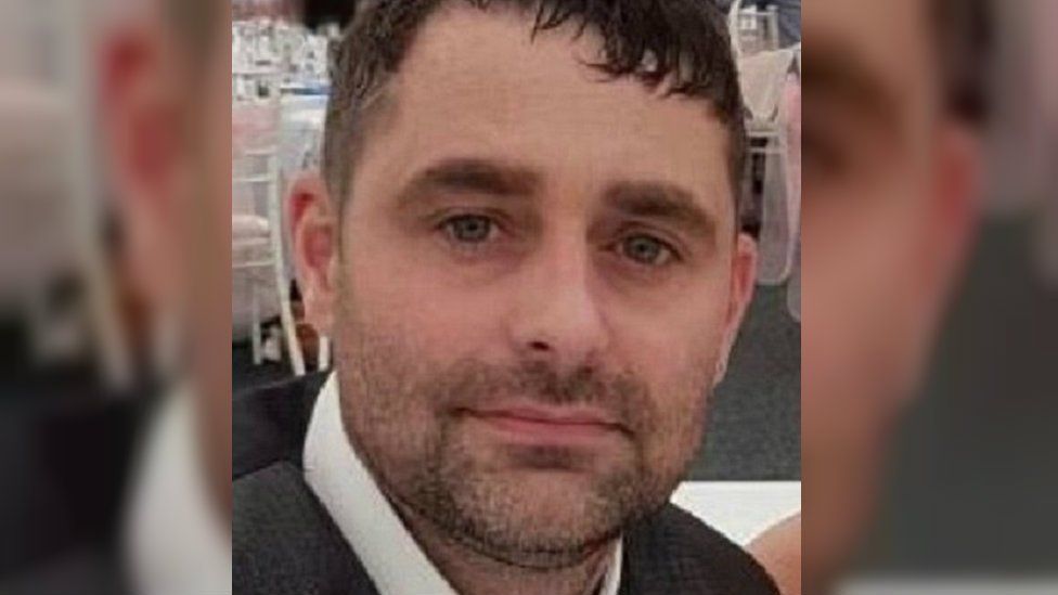 Mark Lloyd: Murder probe into Perry Barr robbery death - BBC News