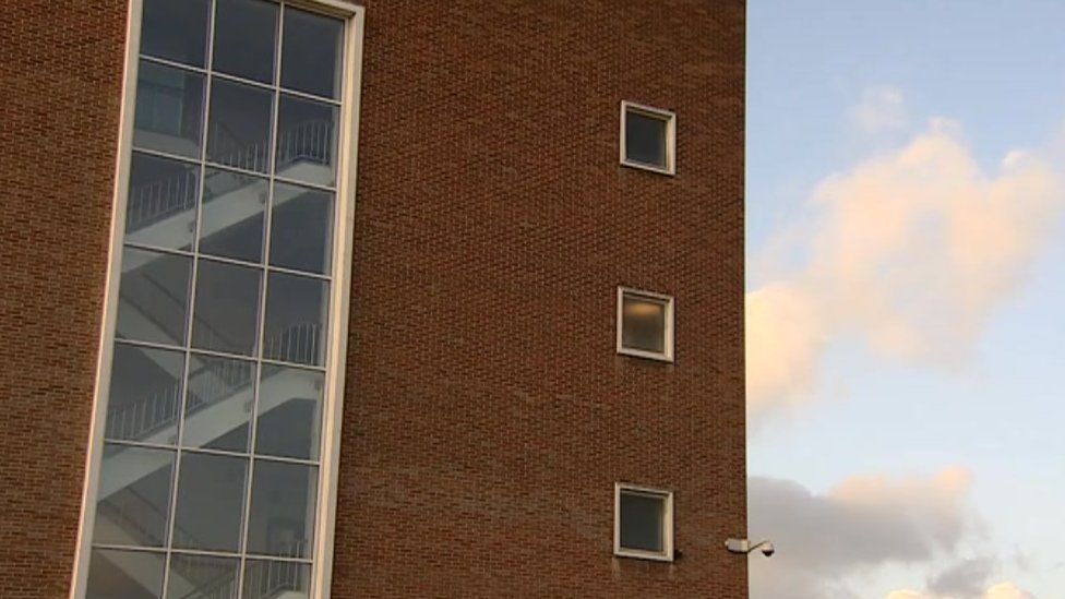 GE Rugby and Stafford job cuts: 'Major blow to Midlands' - BBC News