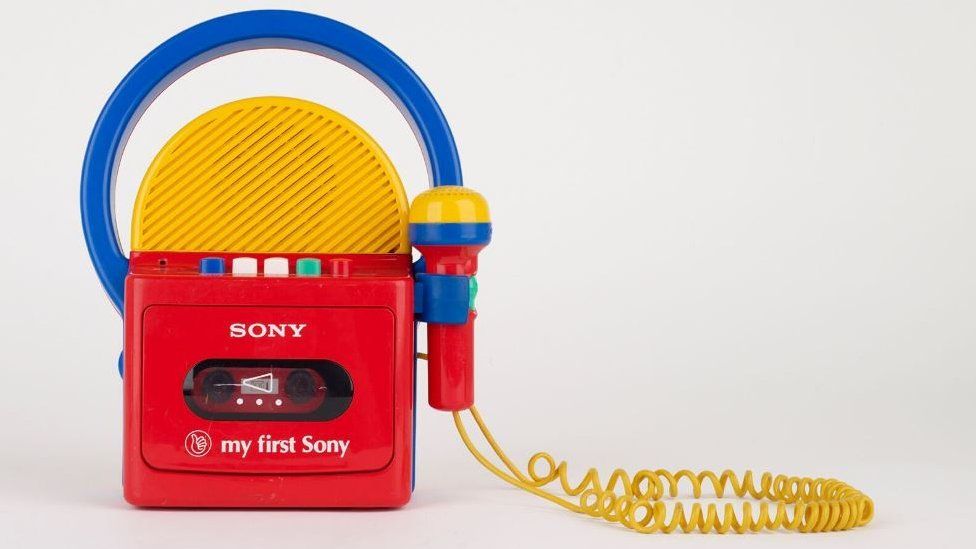 Design Museum: A glossy new era and home - BBC News